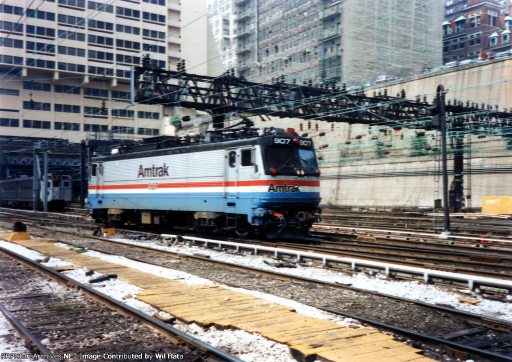Amtrak AEM7 907